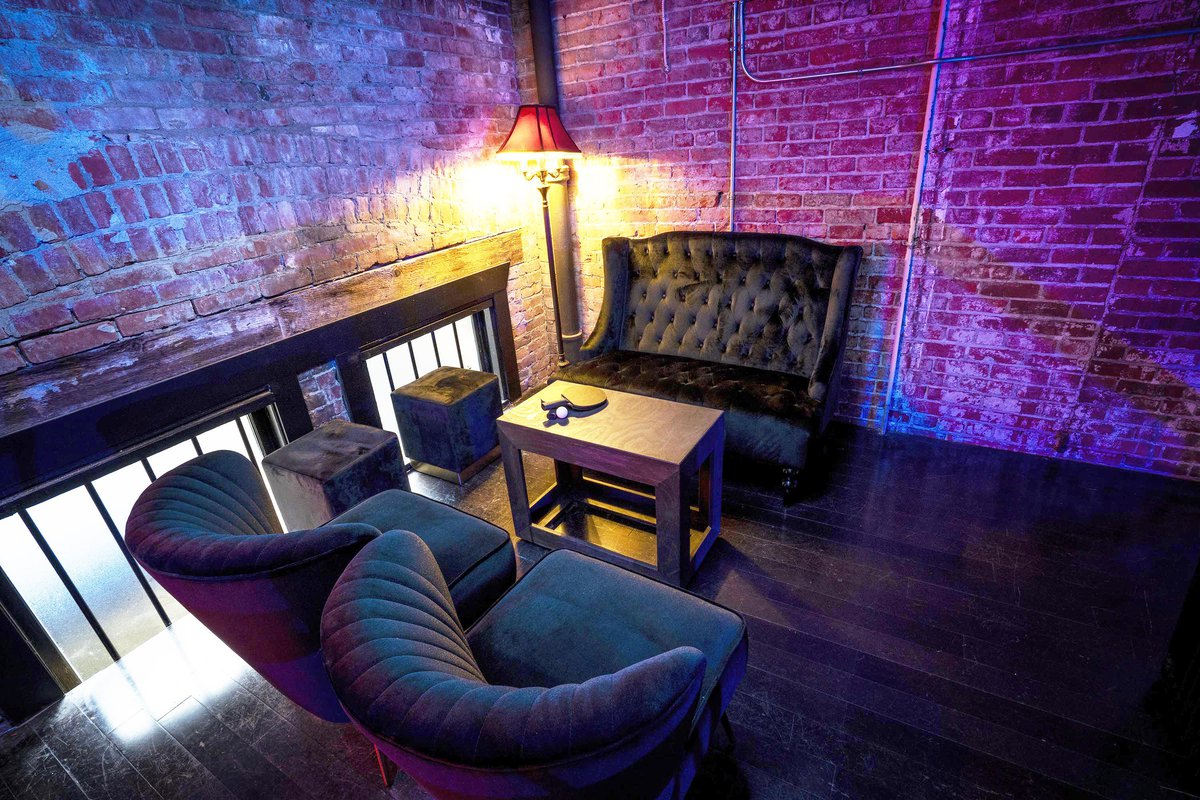 Haunted Manor: Mini-Golf & Ping Pong Lounge