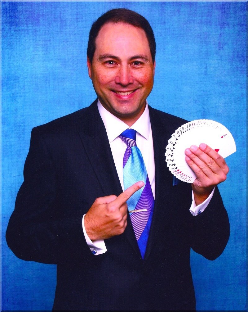 MAGICAL ENTERTAINER VINCENT