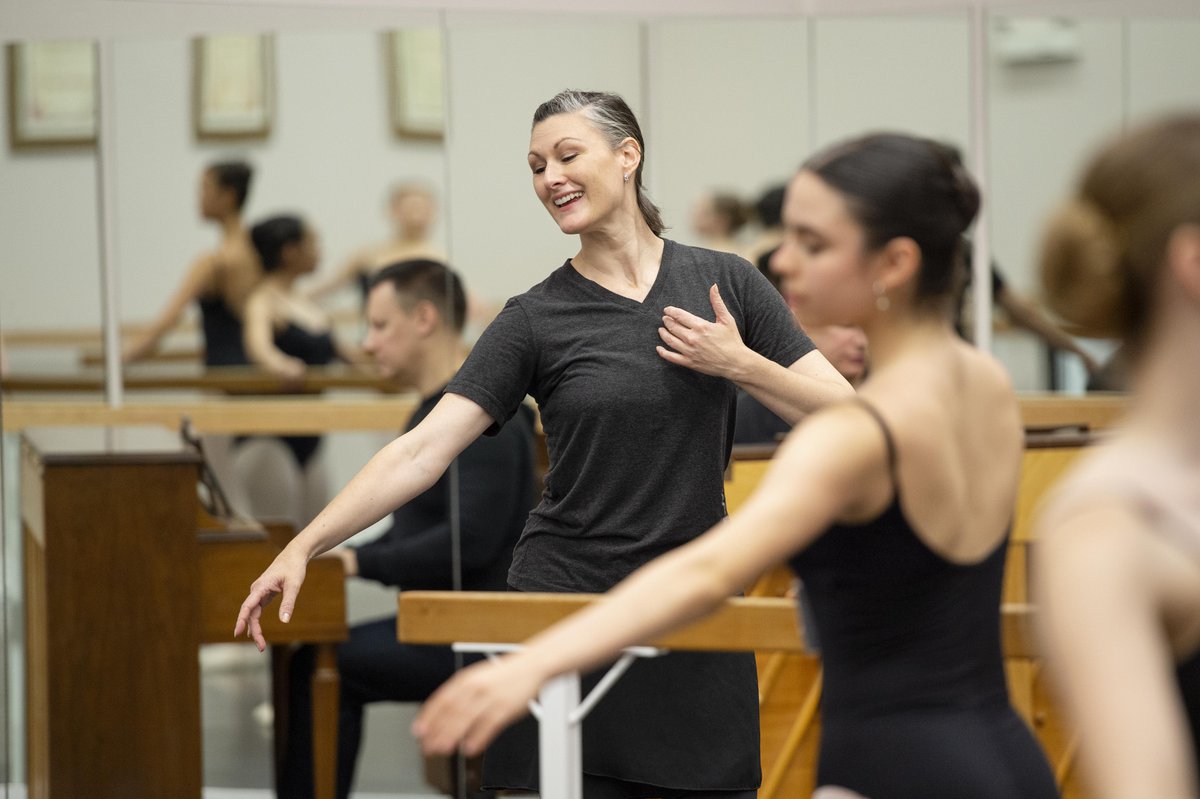 Victoria Academy of Ballet