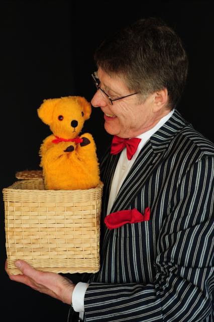 Peter Rooke - Fun Magic Shows