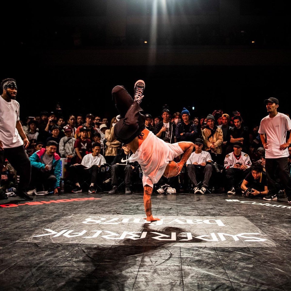 Massive Monkees Studio: The Beacon