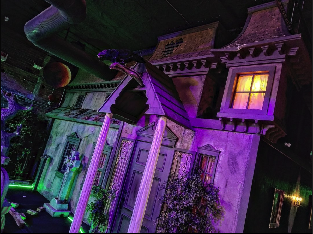 Haunted Manor: Mini-Golf & Ping Pong Lounge
