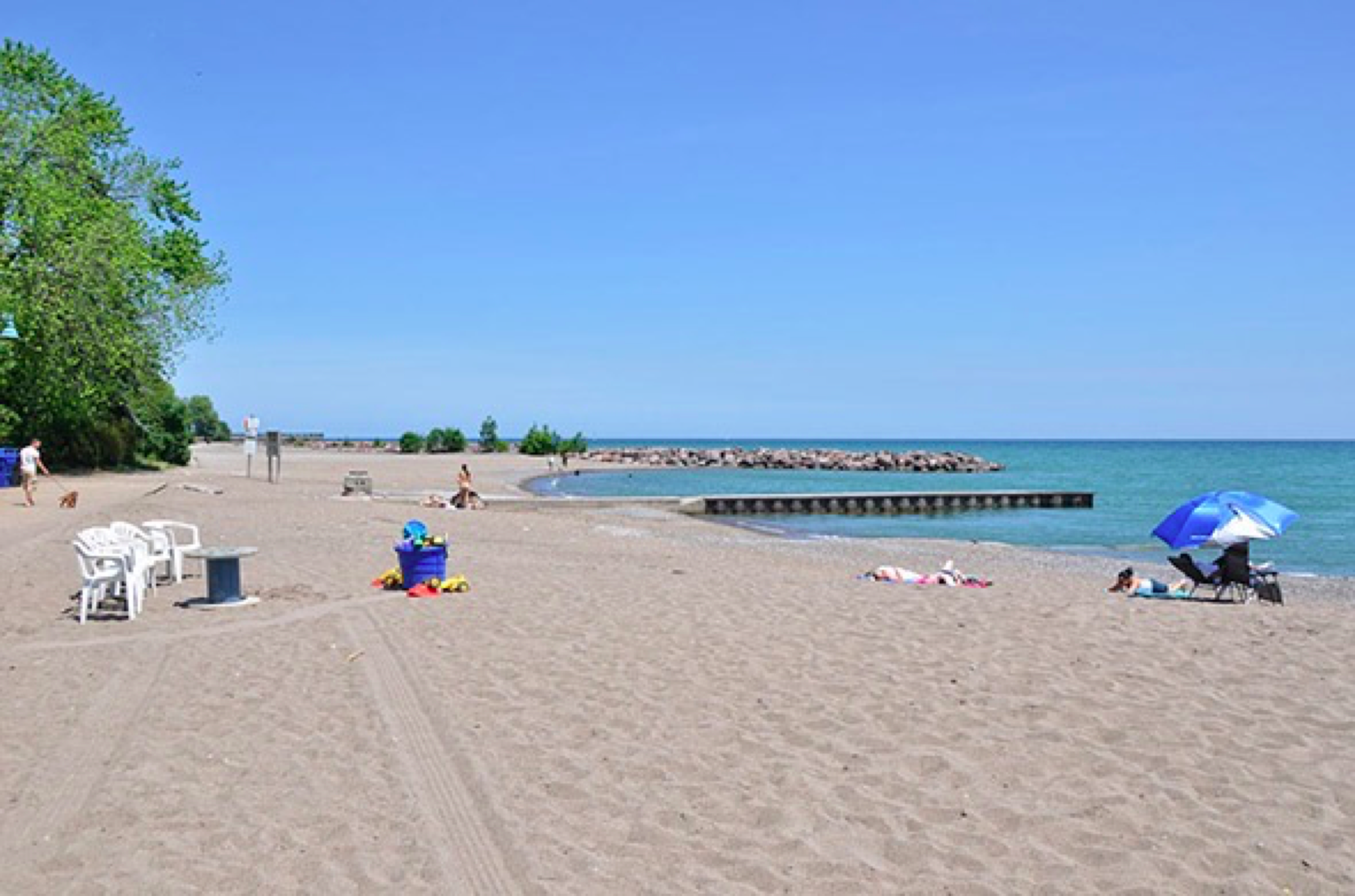 9 Beaches In Toronto For A Family Getaway